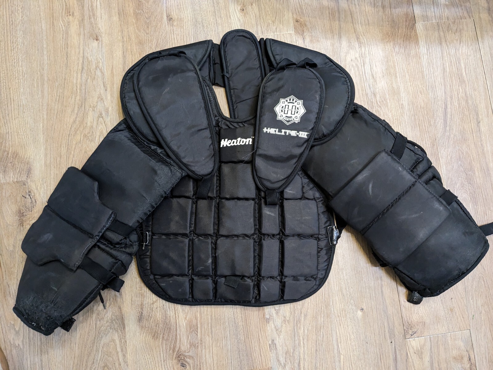 Heaton Helite III Chest & Arm Pads Senior Medium / Large | eBay