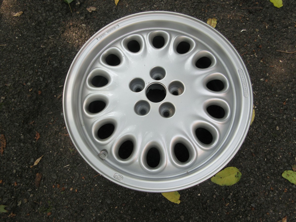 Vintage Alfa Romeo FPS 6 1/2 Jx16H2-35 60608608 5-Lug Wheel Vintage Alfa Romeo FPS 6 1/2 Jx16H2-35 60608608 5-Lug Wheel