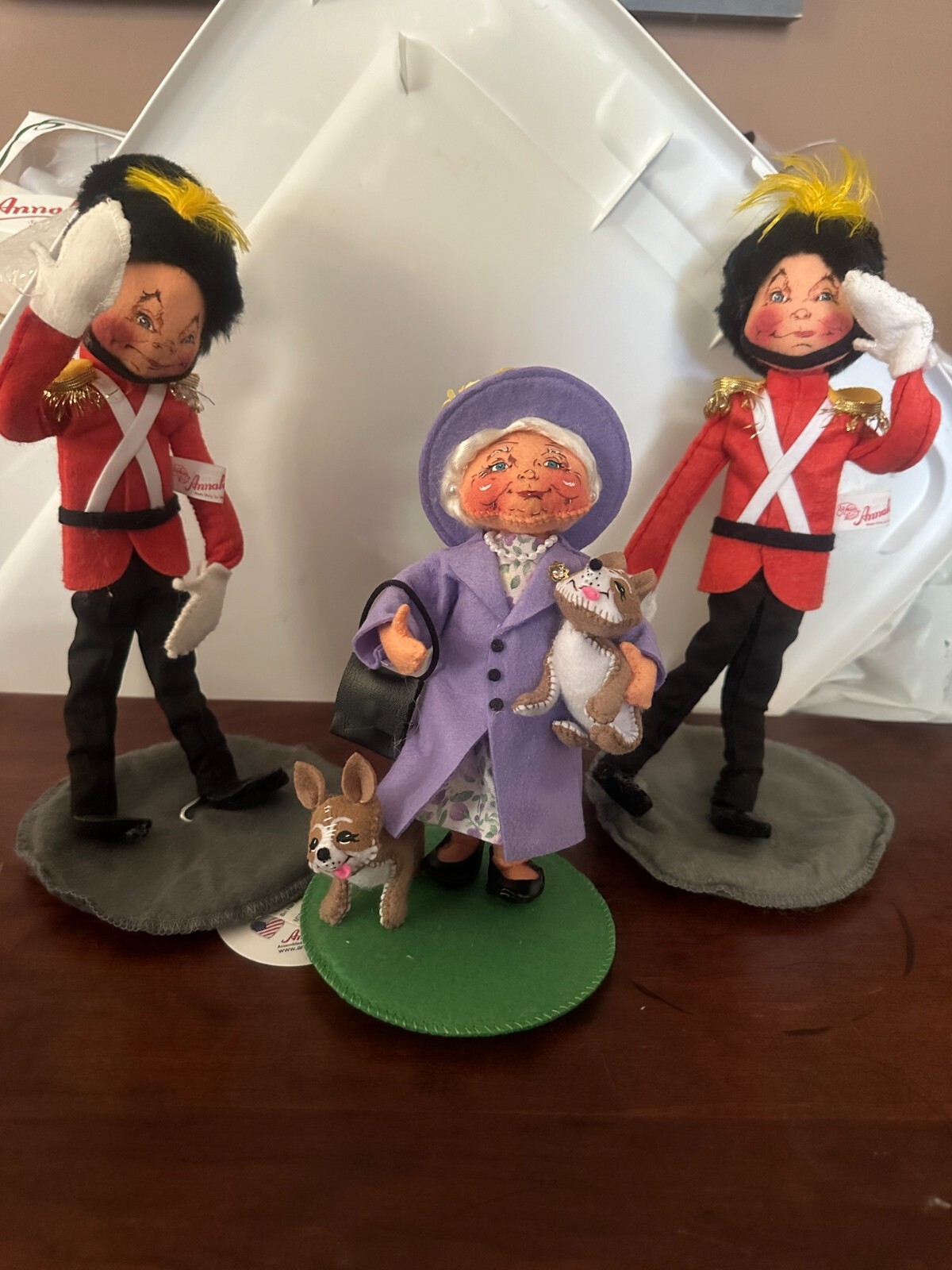 ANNALEE DOLL QUEEN and (2) GUARDs MARCHING BRITISH SOLDIER Annalee | eBay