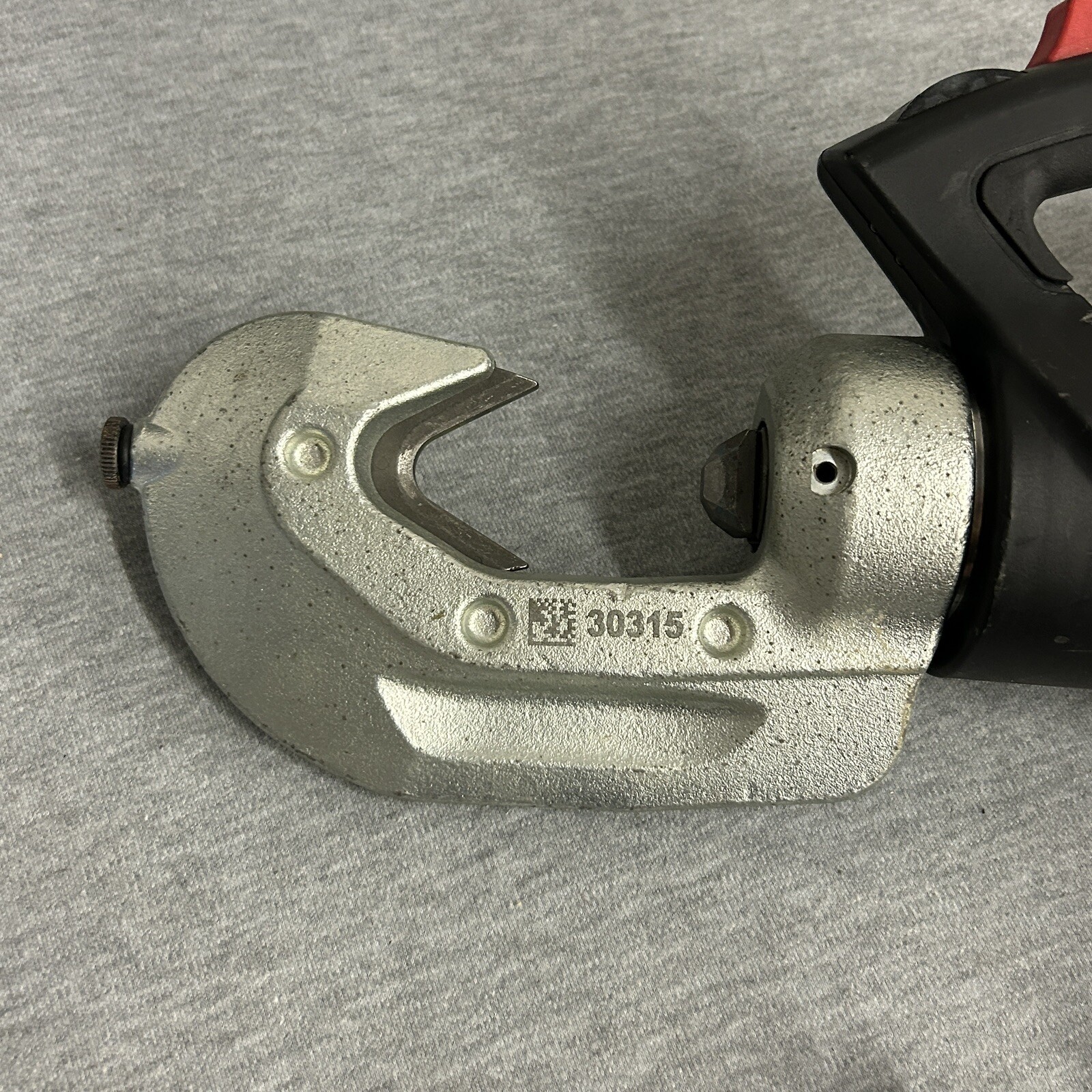 Thomas & Betts TBM8-750BSCR Battery Crimper Tool with Charger