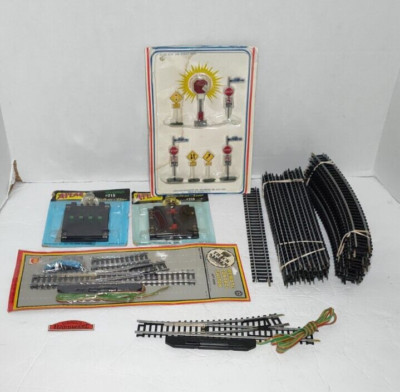 HO Scale Straight/Curve/Switches Train Track Lot Over 60 pcs Tyco Atlas ...