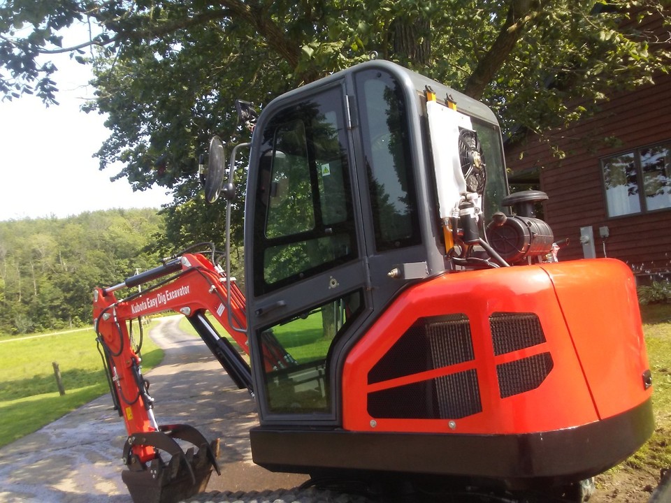 4 Ton Mini Excavator Digger with EPA Kubota Diesel Engine, CAB, AC ...