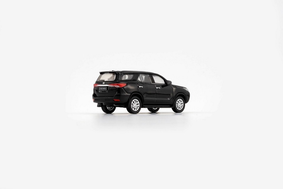 BMC 1/64 Scale Toyota Fortuner 2018 Black Diecast Car Model Toy Gift | eBay