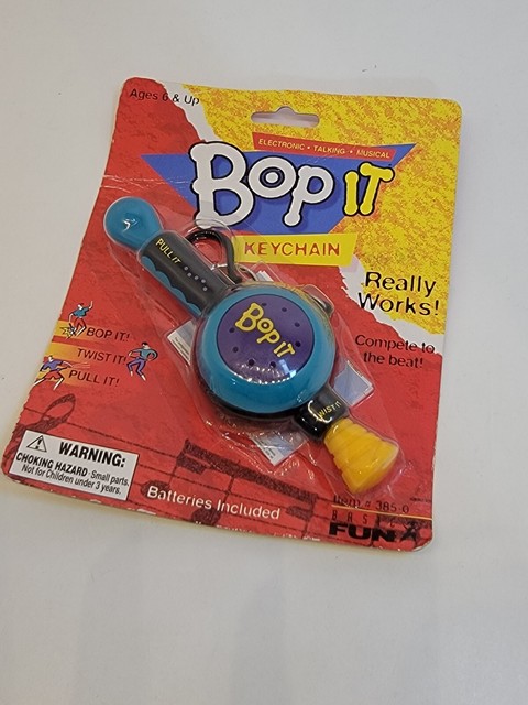 Basic Fun Keychain Bop It Electronic Talking Musical Game YR 2000 for ...