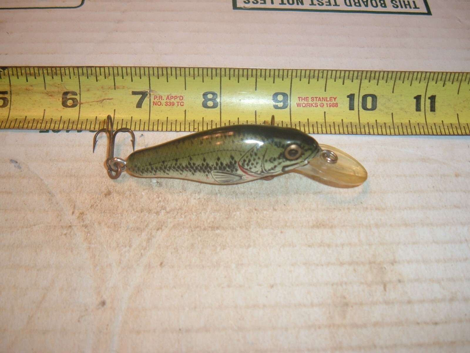 VINTAGE BOMBER SMILIN MINNO BABY BASS SCREW TAIL RATTLING FISHING LURE ...