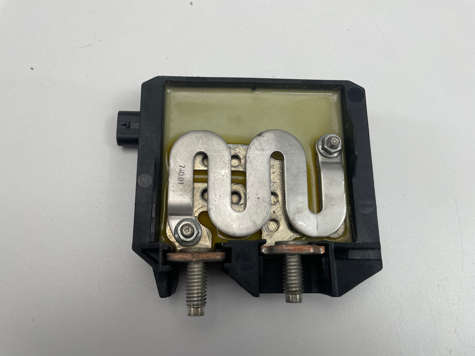 MERCEDES C E Class C238 A0009061505 NEGATIVE BATTERY TRAY CLAMP MODULE ...