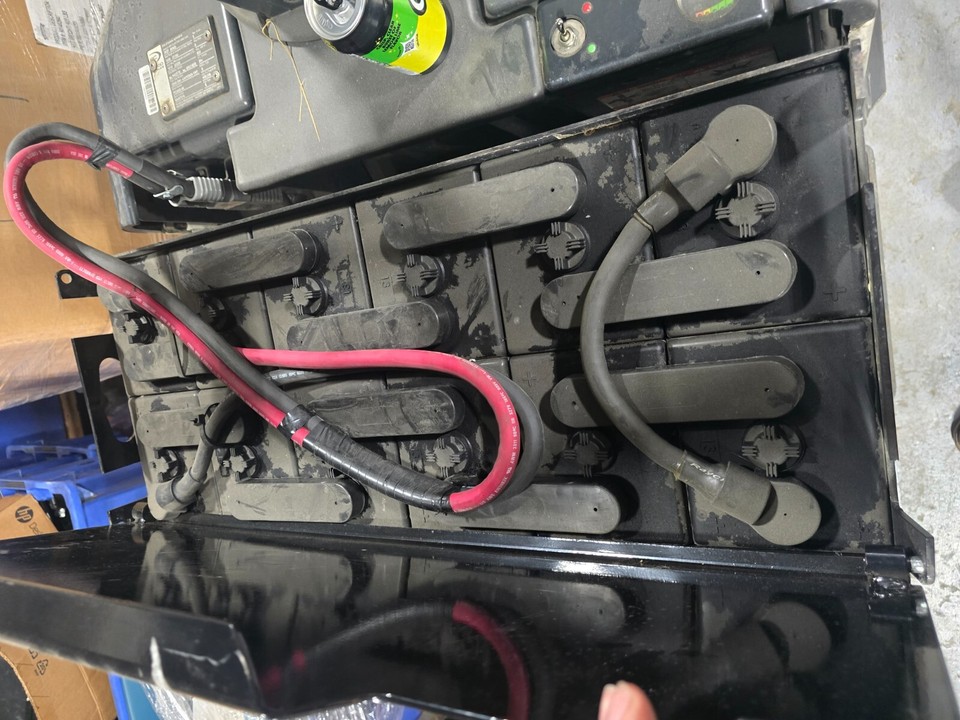 Crown Walkie Rider Electric Pallet Jacks - 6,000-8,000 lbs, 24V, 750 AH ...