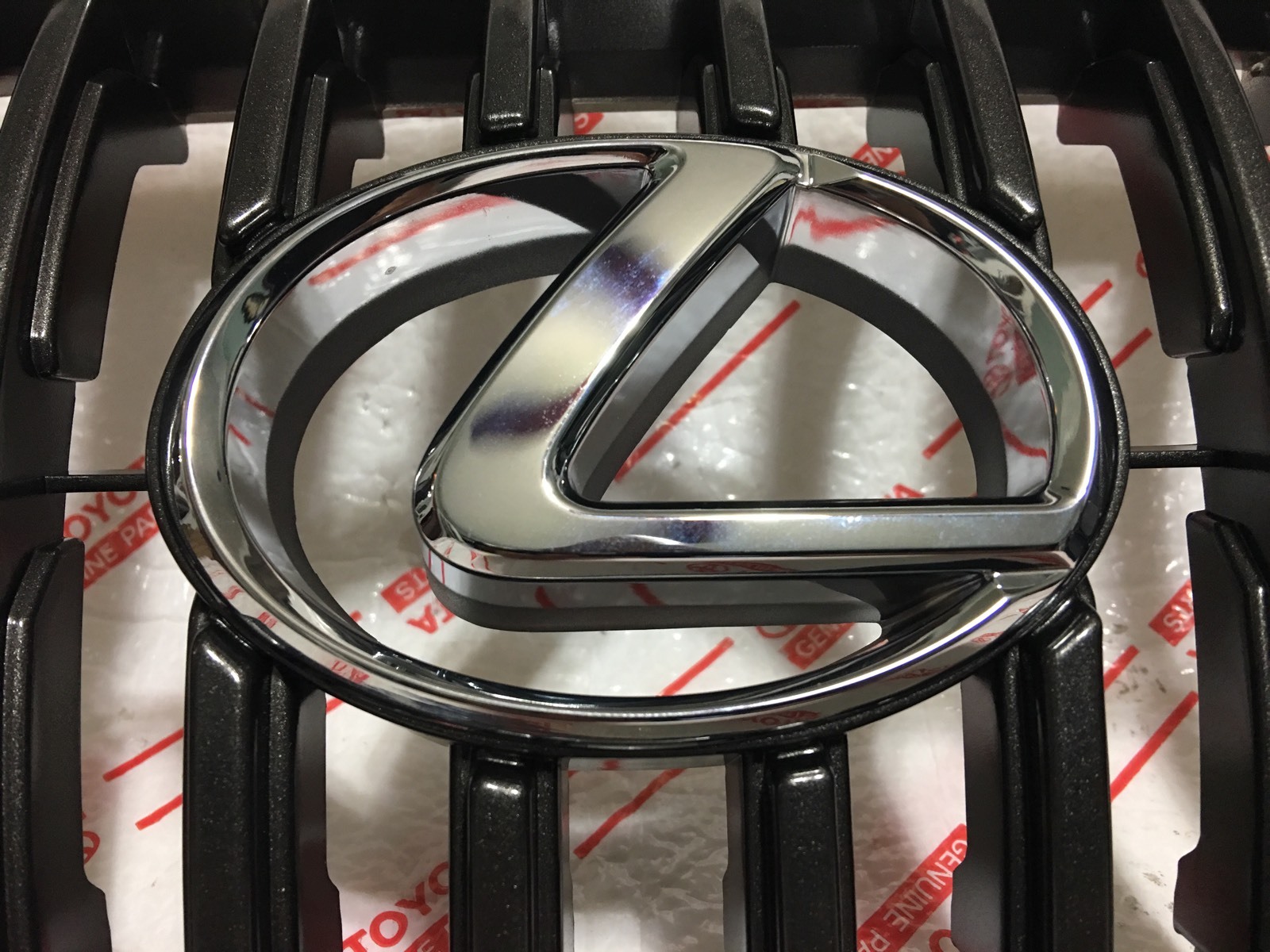 *NEW LEXUS GS300 GS400 GS430 CHROME GRILLE EMBLEM 2001 2002 2003 2004 ...
