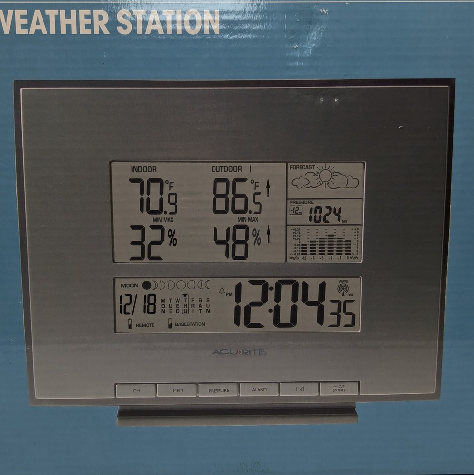 AcuRite Digital Deluxe Wireless Weather Station & Atomic Clock w ...