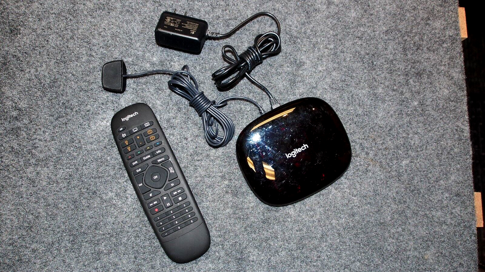 Logitech Harmony Smart Hub O-R0004 with Remote Control 815-000100 and ...