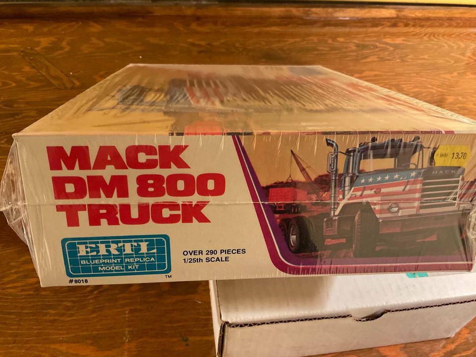 Ertl Mack DM 800 Truck Model Kit | eBay