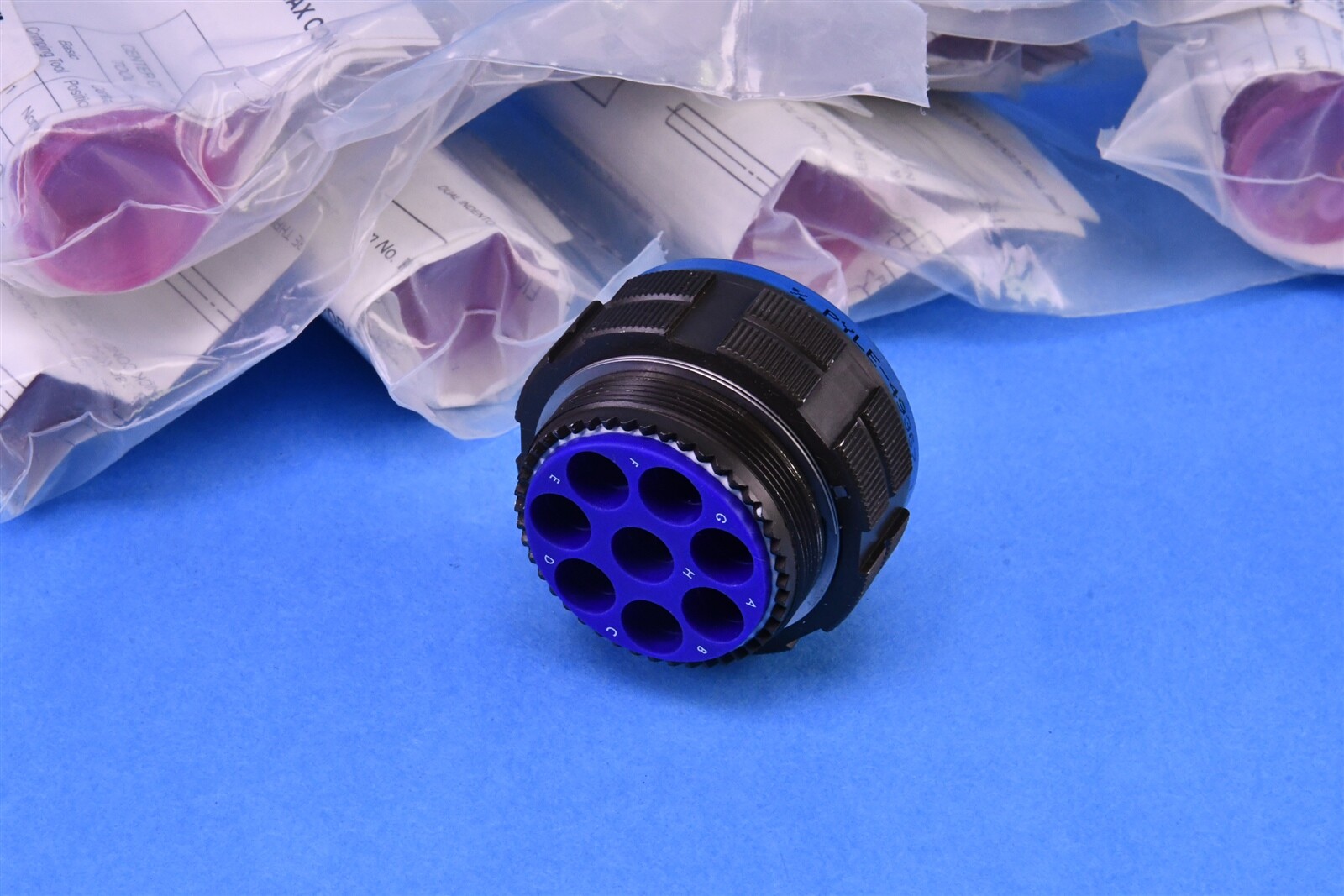 Amphenol Circular Mil-Spec Connector 8P Scoop Proof Threaded T3W-12B25 ...