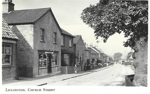 Postcard Bedfordshire Lidlington Church Street Shop Houses In View ...