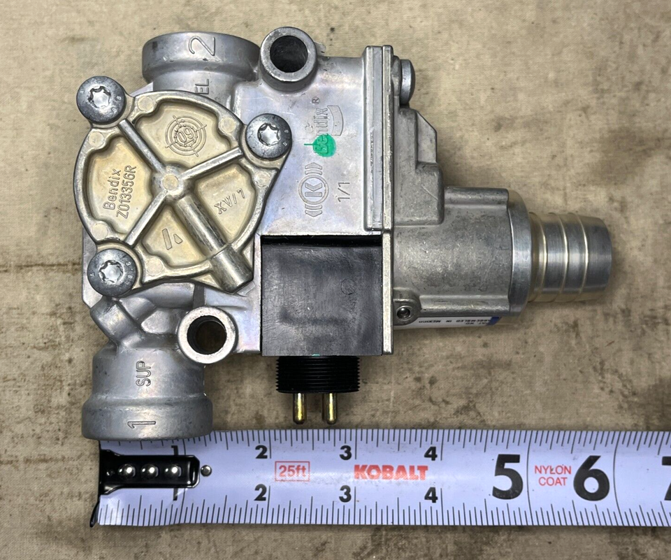 HEMTT MRAP BENDIX 5013223 AIR PRESSURE RELAY VALVE Z013356R 2530-01-479 ...