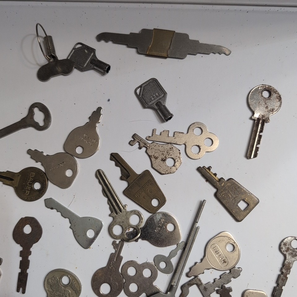 Lot of Odd Antique and Vintage Keys | eBay