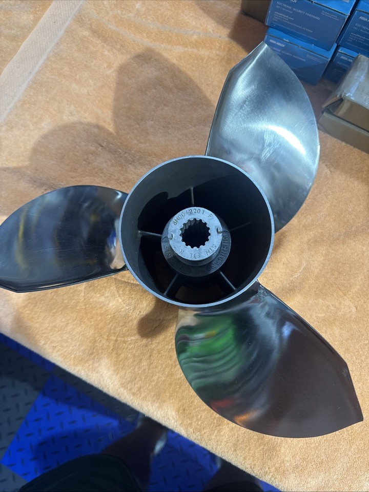 Michigan Wheel Ballistic Propeller 14 1/2" X 19 RH With Hub11 Kit ...