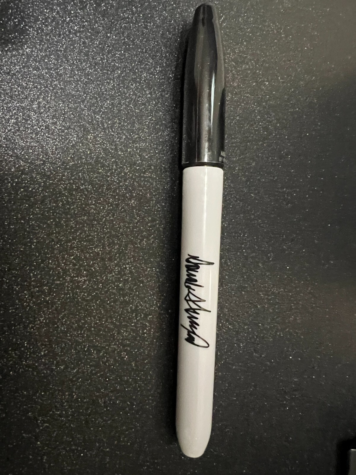 Official White House - President Donald Trump Signature - Sharpie ...