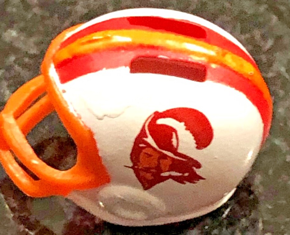 UPDATED HUGE SALE INDIVIDUAL NFL STARTING LINEUP OFFENSIVE HELMETS ...