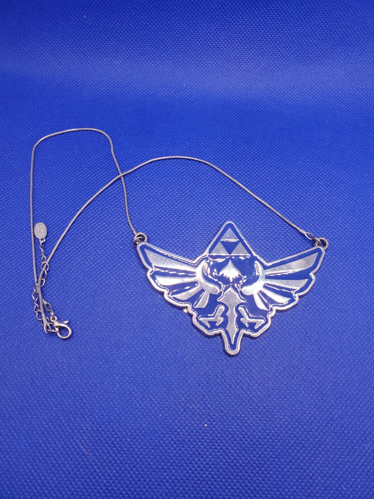 Official Nintendo Legend of Zelda Emblem Blue Necklace Link Master ...