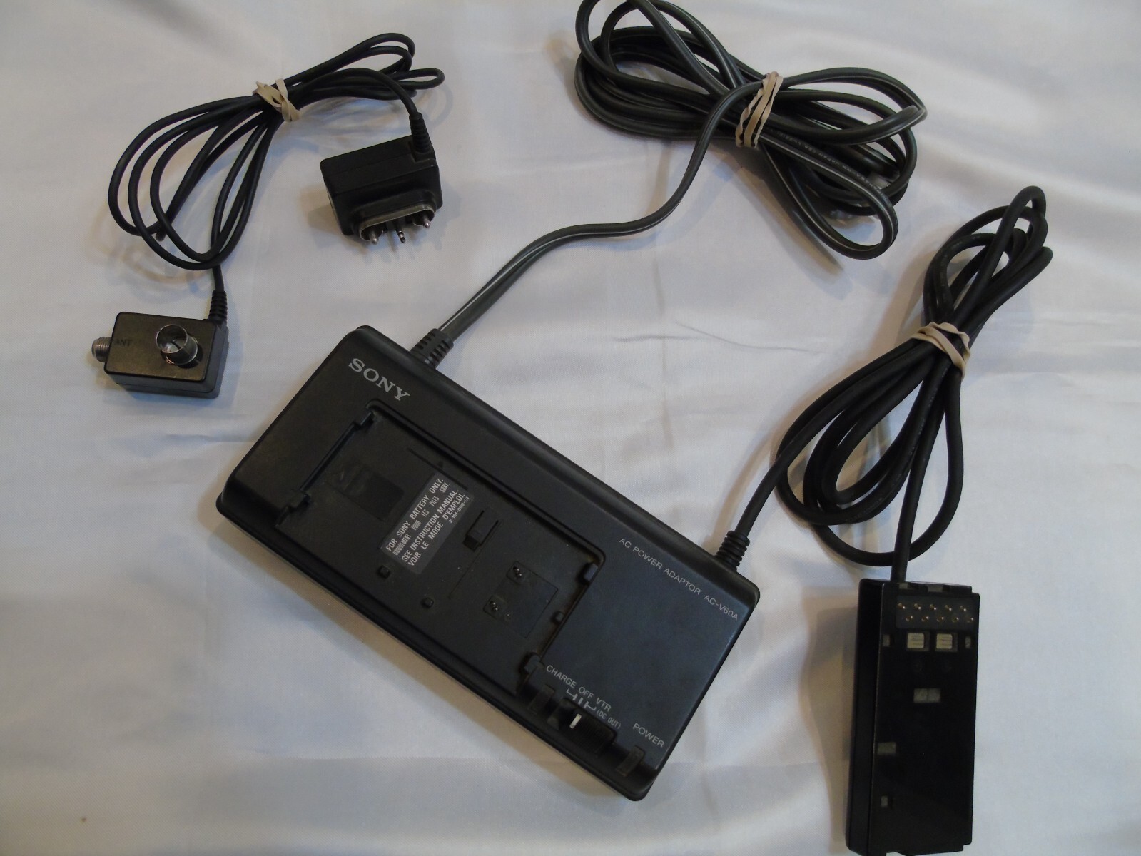 Sony CCD-FX410 Video-8 Handycam Video Recorder 10X zoom, Accessories ...