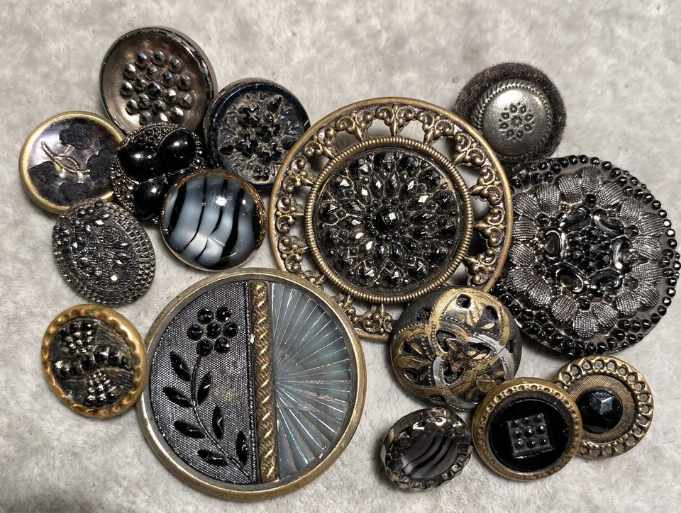 Antique Button Group Of 15 Glass ,Metal, Glass In Metal , Moonglows 3/ ...