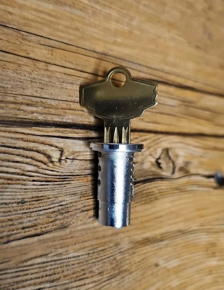 New LOCK & KEY for MOST Bulk GUMBALL CANDY NUT VENDING MACHINE Oak ...