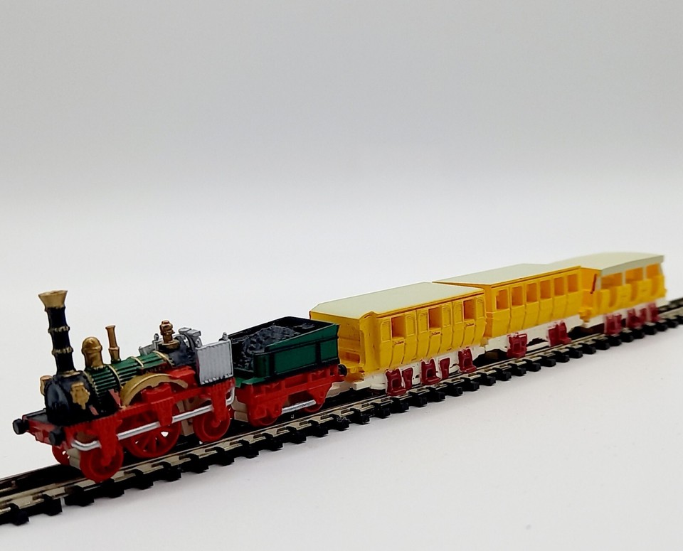 Z Gauge Scale Stephenson Adler Steam Locomotive Coaches Model Railway ...
