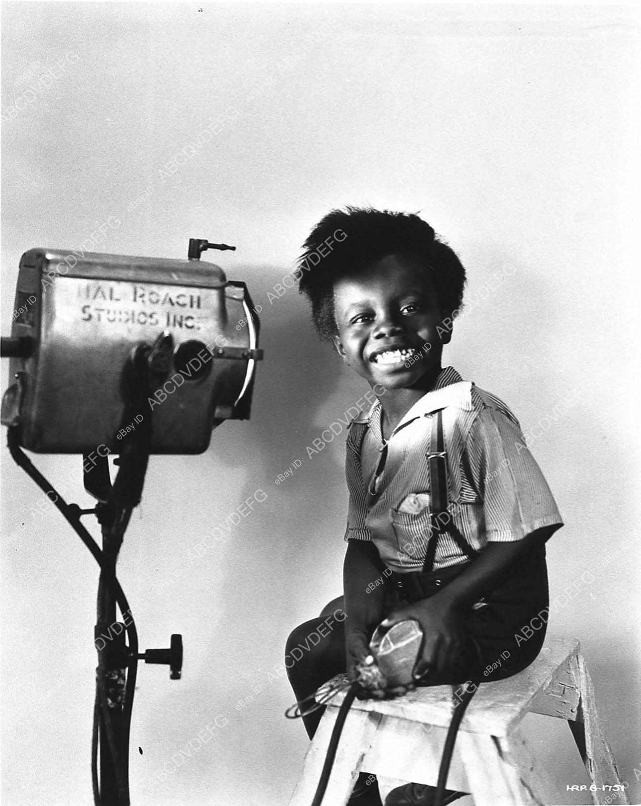 1270-034 Our Gang star Billie Buckwheat Thomas w Hal Roach studio light ...