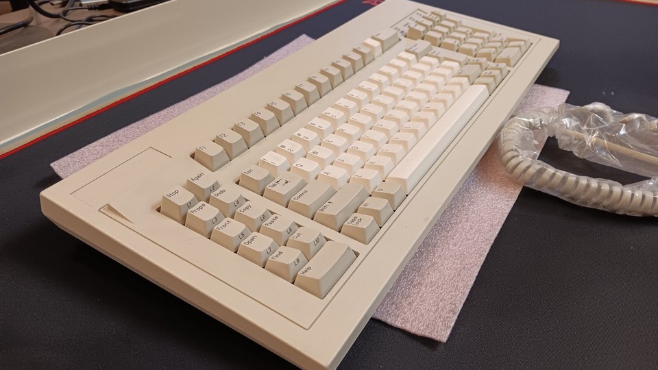 Vintage Key tronic Wired E03785051 Keyboard with 4 pin RJ11 Connector ...