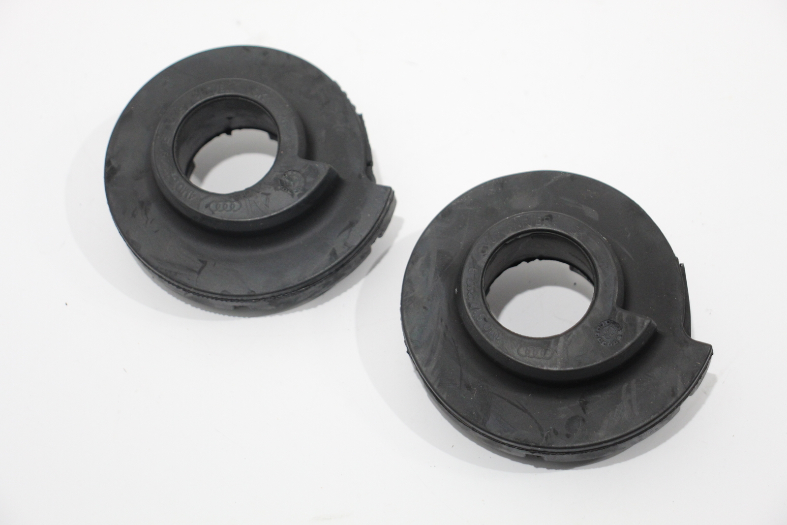 Audi Q8 4M 4M8 Rear Spring Support Rubber Mounts Lower Pair New ...