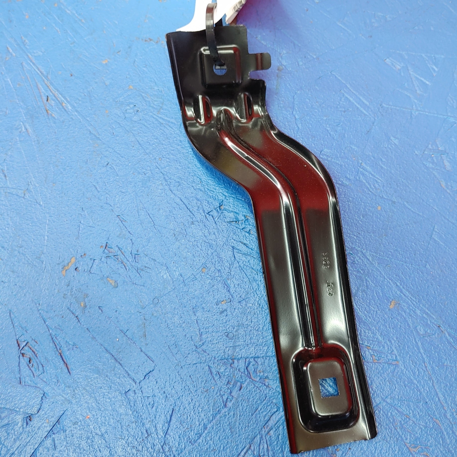 2018 Chevrolet Equinox Quarter Panel-Bracket 23365615 S8B18/2 | eBay