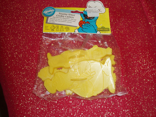 Vintage Sesame Street Cookie Cutters Set 4 Wilton Yellow Plastic 1988 ...
