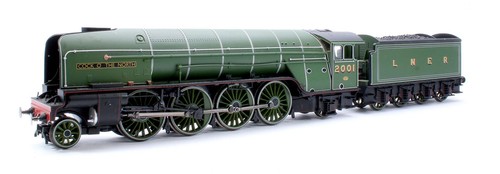 HORNBY 'OO' GAUGE R3246TTS LNER GREEN 2-8-2 CLASS P2 STEAM LOCO *TTS ...