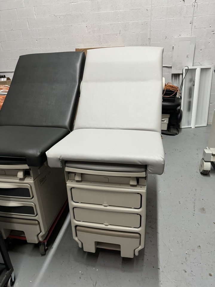 Midmark Ritter 204 Medical Exam Table Any Color Upholstery | eBay