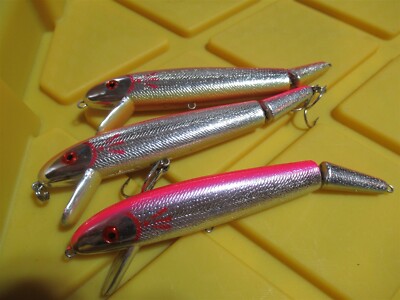 (1) Pradco Cotton Cordell Red Fin jointed Floater Diver 5 5/8 0-3 feet ...