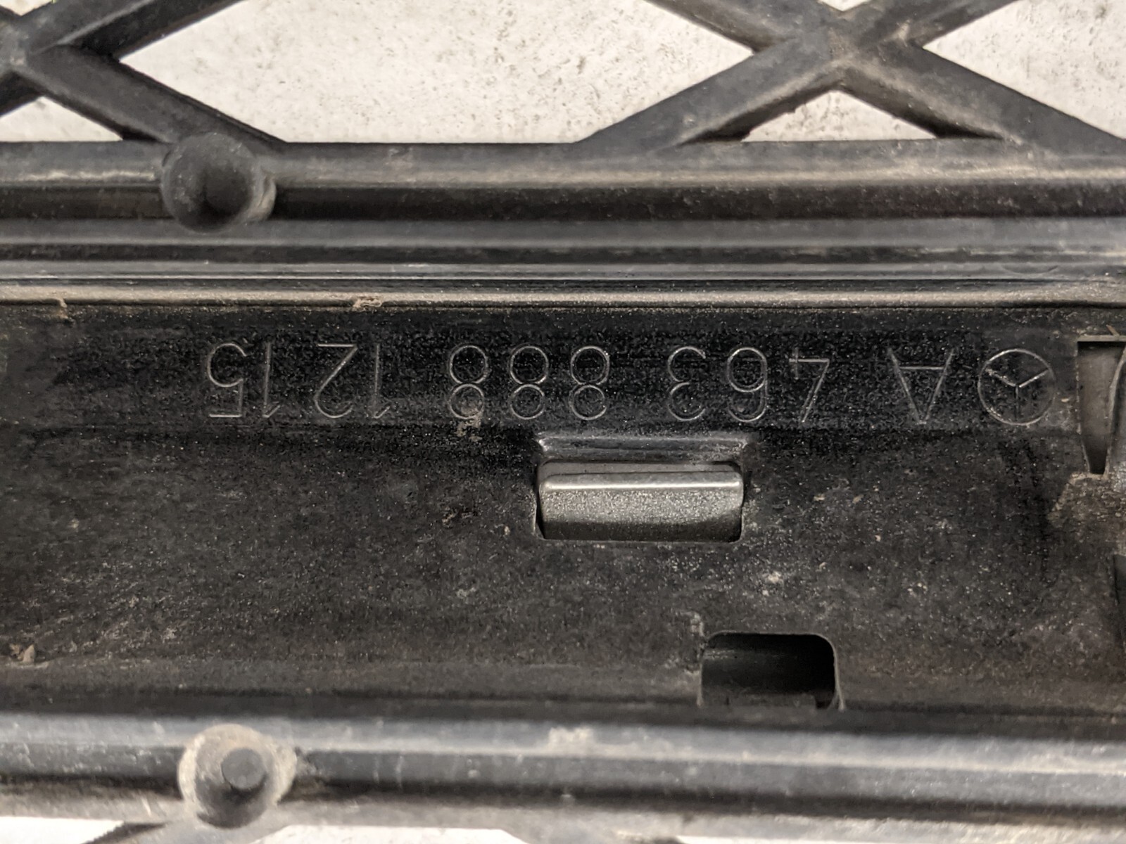 2002-2005 Mercedes G-Class Front Grille A4638880015 OEM #215663 DAMAGED ...