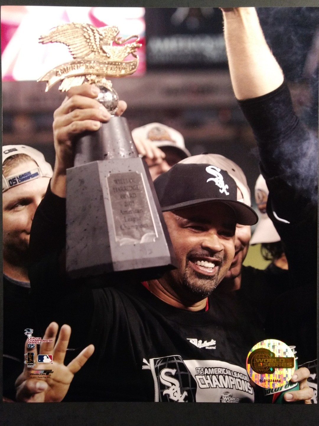 OZZIE GUILLEN Holding AMERICAN LEAGUE CHAMPIONSHIP TROPHY 8X10 PHOTO | eBay