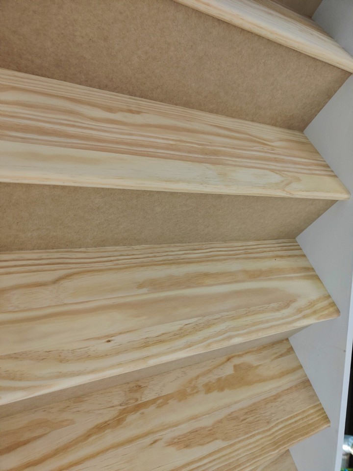 Staircase Softwood Tread 900x270x22mm. MDF Risers 900x220x9mm Stair Kit ...