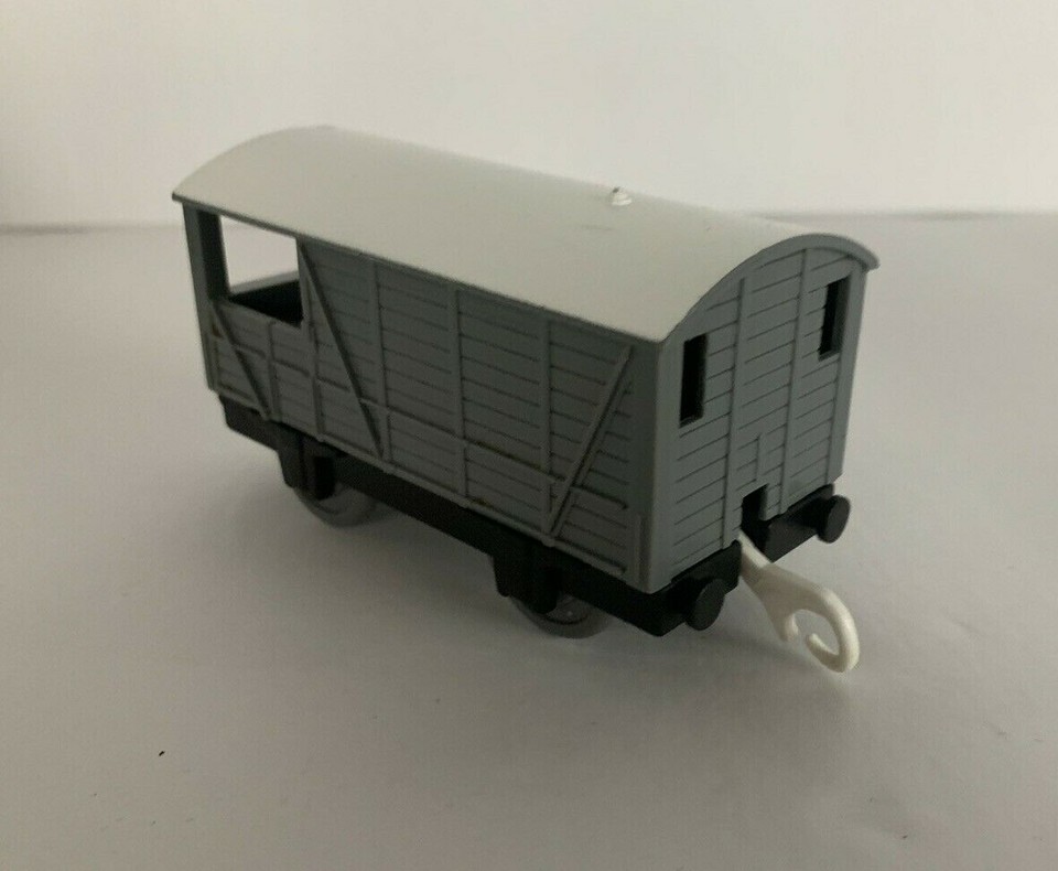 THOMAS & FRIENDS Trackmaster Gray Troublesome Car Guiland 2002 TOMY | eBay