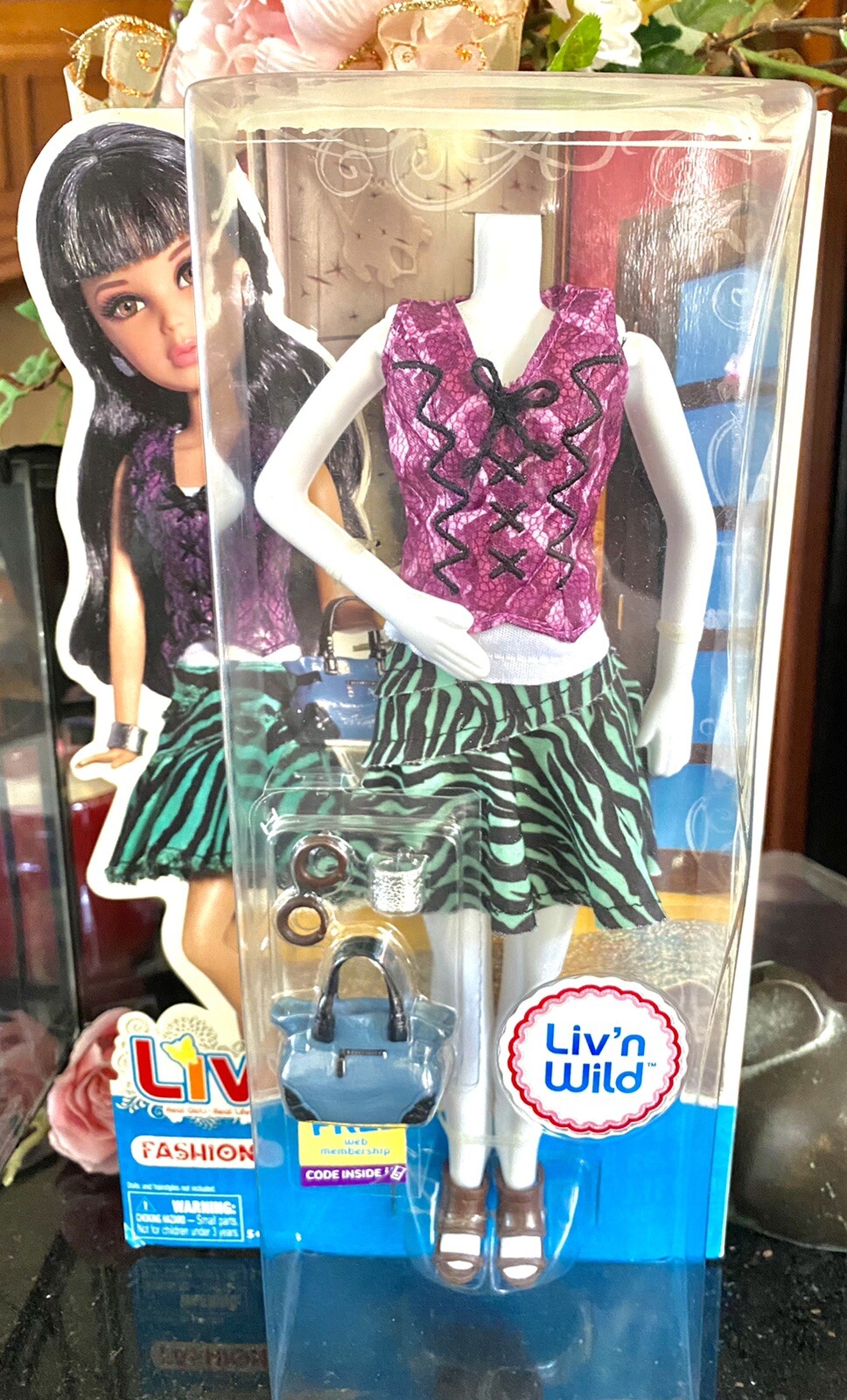 2010 Spin Master LIV Doll~Liv’n Wild Fashion and Accessories~NRFB~fits ...
