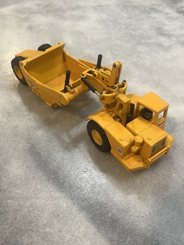 JOAL CATERPILLAR 631D SCRAPER EARTH MOVER CONSTRUCTION MODEL TOY 1/70 ...