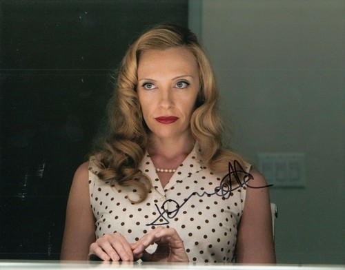 TONI COLLETTE signed (UNITED STATES OF TARA) 8X10 *Tara Gregson* photo ...