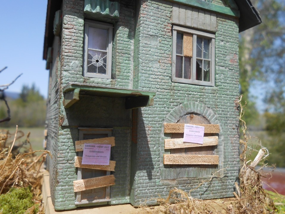 Downtown Deco HO Scale Building Kit Old Anderson Place Abandoned ...