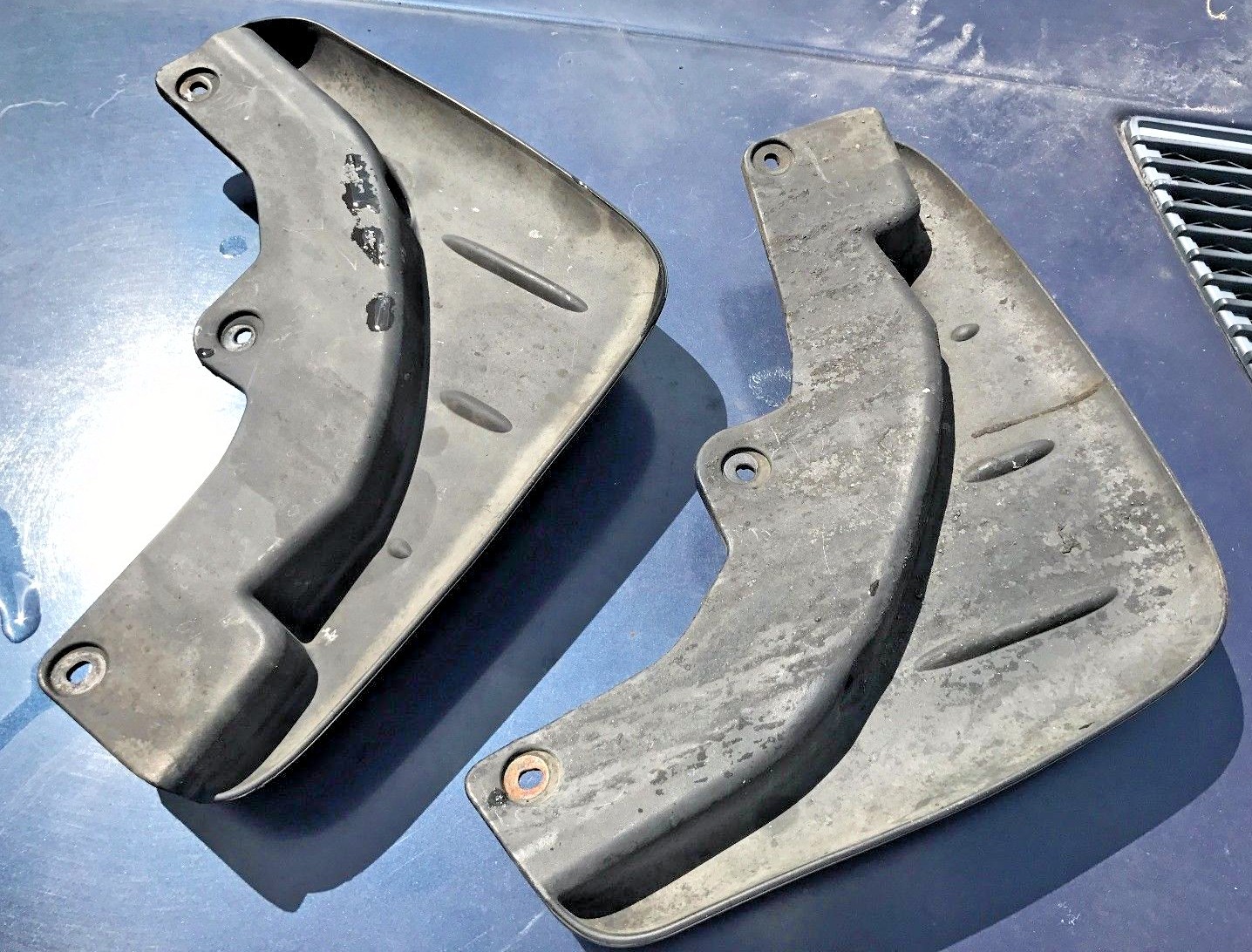 OEM Porsche Cayenne Front Mud Splash Guards 7L5 821 819A, 7L5 821 820A ...