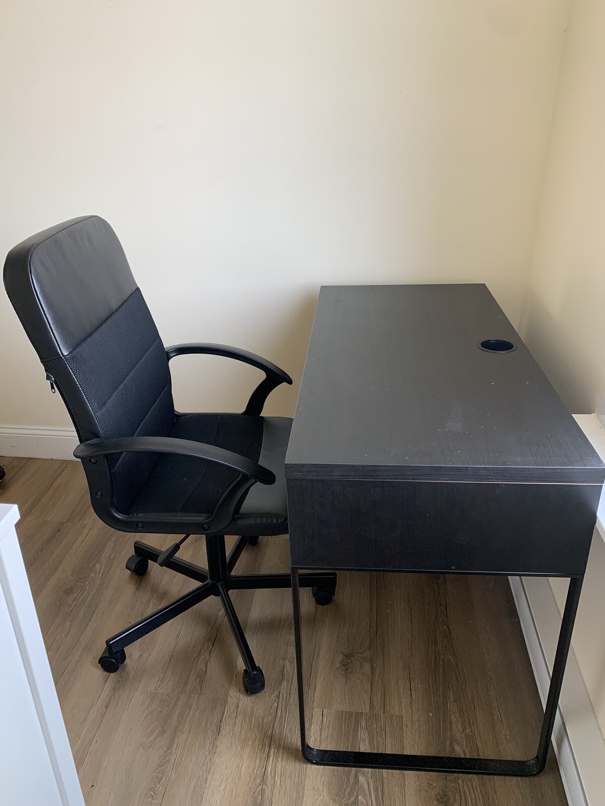 IKEA MICKE Desk - Black-Brown | eBay
