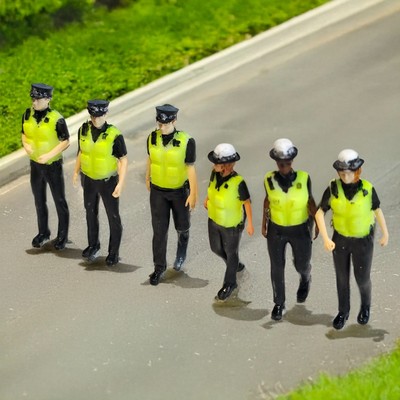 FG36 Modern Police Officer Figures (x6) unpainted OO scale | eBay UK