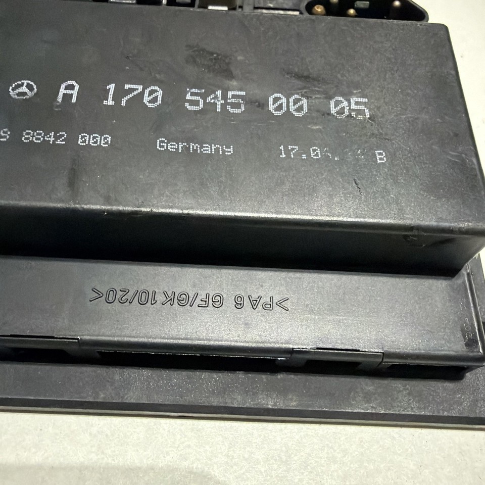 04-08 Chrysler Crossfire Engine Bay Relay Control Module Unit OEM | eBay