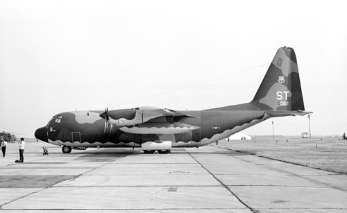61st TAS, 314th TAW, C-130E, 69-6582 'ST' at Lakenheath, 1970 ...