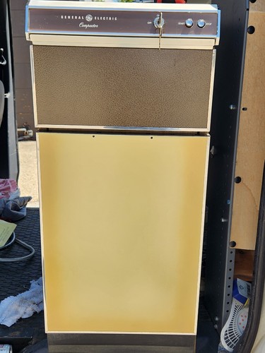 Vintage GE Trash Compactor HARVEST GOLD AVOCADO GREEN COPPERTONE WHITE ...