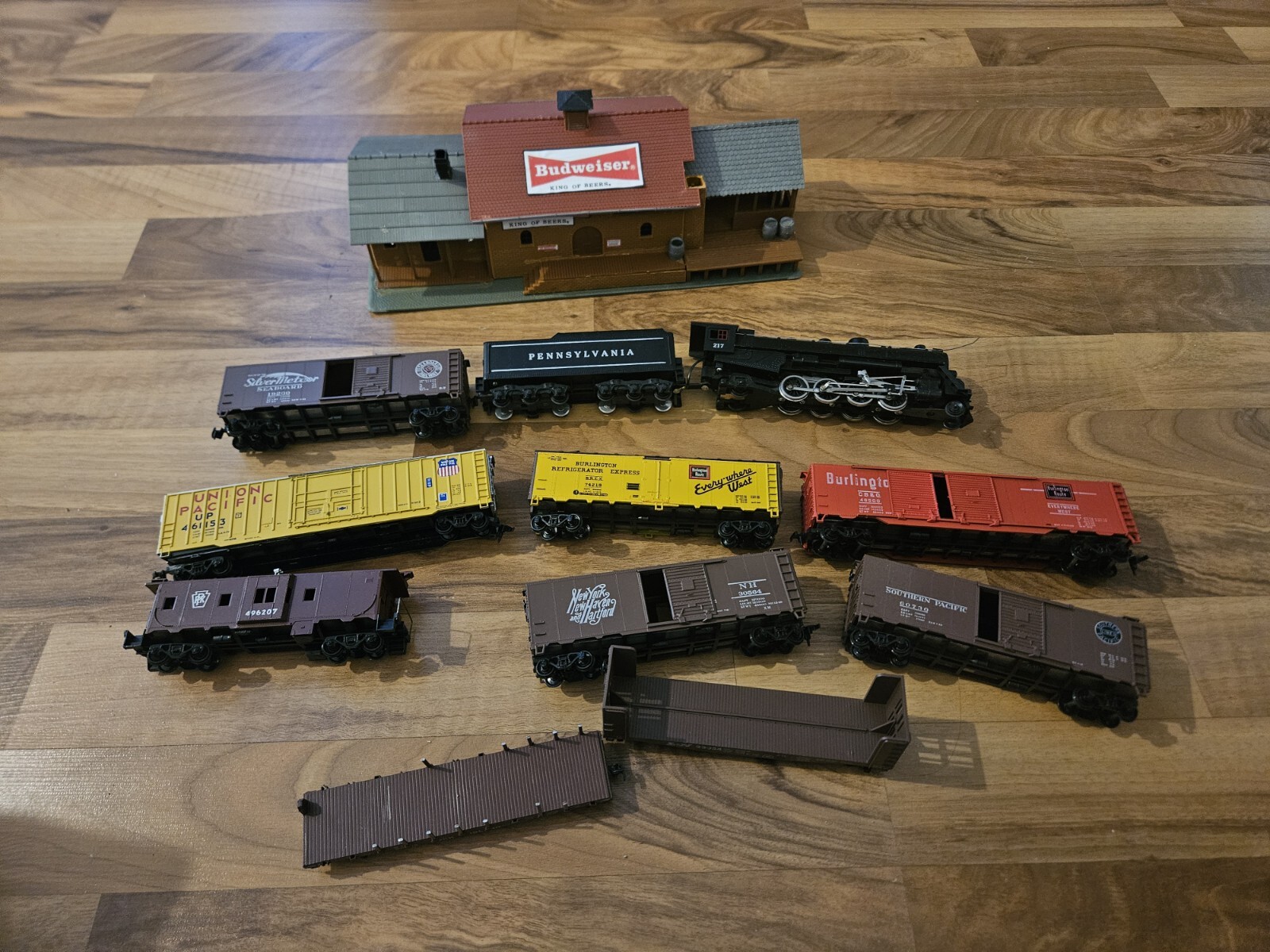 Athearn Miniature HO trains with track, track plans, MRC model train ...
